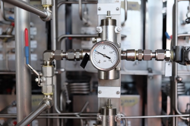 Manometry z rurką Bourdona, tarczowe, do wody i gazu