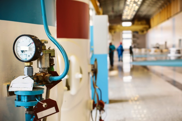 Manometry z rurką Bourdona, tarczowe, do wody i gazu